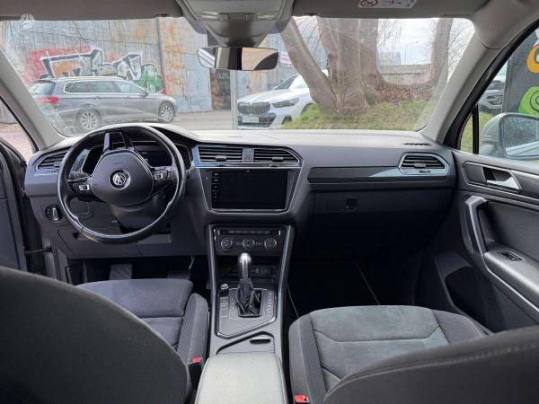 Grey Volkswagen Tiguan 2019 in Klaipeda, with an engine capacity of 1.97 L and mileage of 160 thousand km for 18900 €, photo 9 on AUTOMOTO.COM.LV