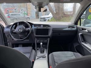 Grey Volkswagen Tiguan 2019 in Klaipeda, with an engine capacity of 1.97 L and mileage of 160 thousand km for 18900 €, photo 9 on AUTOMOTO.COM.LV