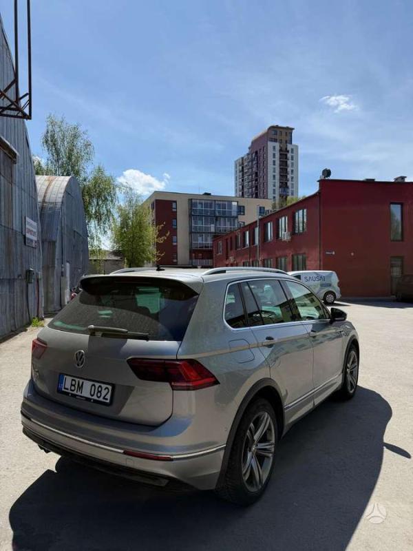 Grey Volkswagen Tiguan 2019 in Klaipeda, with an engine capacity of 1.97 L and mileage of 160 thousand km for 18900 €, photo 11 on AUTOMOTO.COM.LV