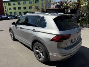 Grey Volkswagen Tiguan 2019 in Klaipeda, with an engine capacity of 1.97 L and mileage of 160 thousand km for 18900 €, photo 12 on AUTOMOTO.COM.LV