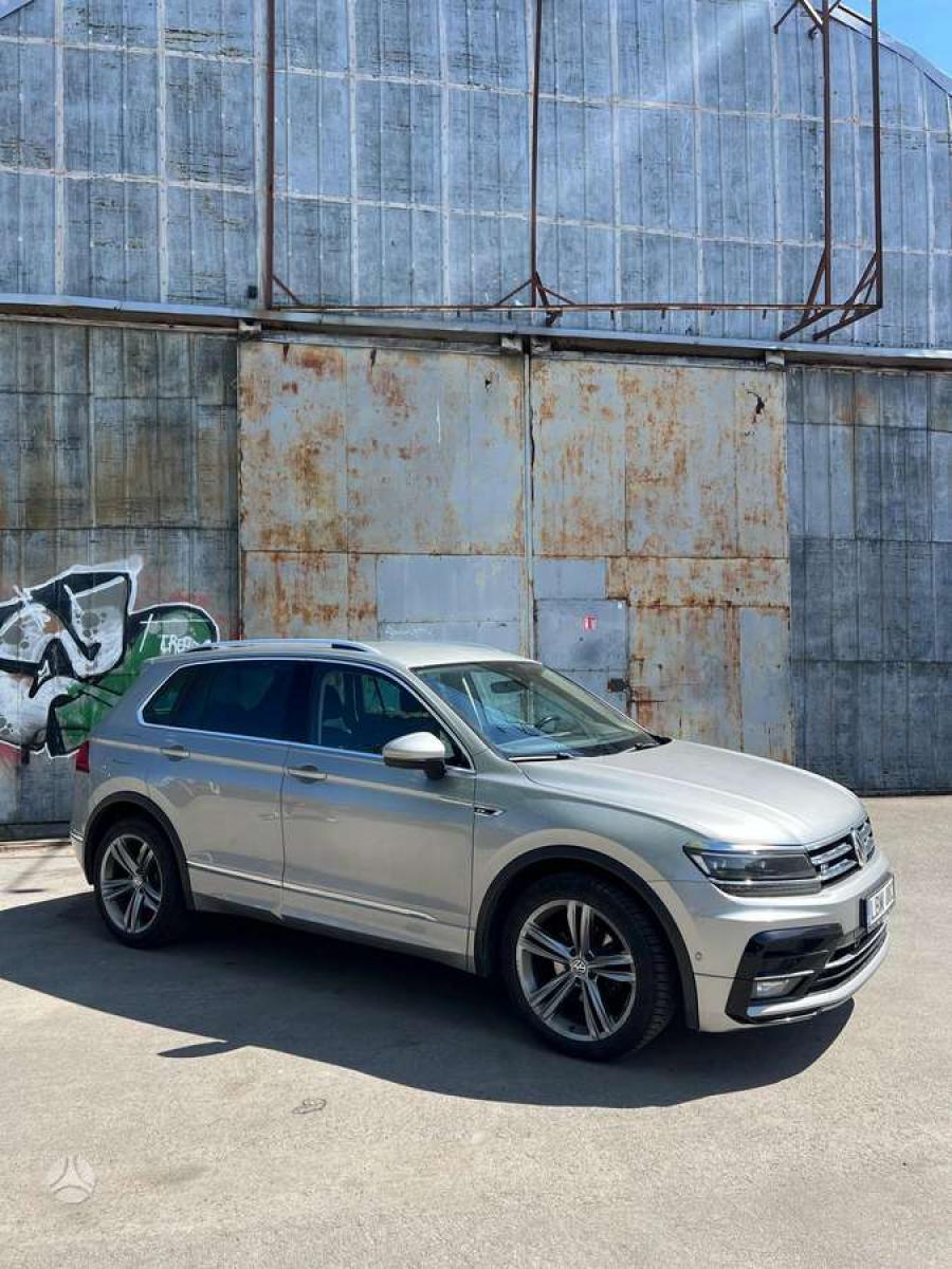 Grey Volkswagen Tiguan 2019 in Klaipeda, with an engine capacity of 1.97 L and mileage of 160 thousand km for 18900 €, photo 14 on AUTOMOTO.COM.LV