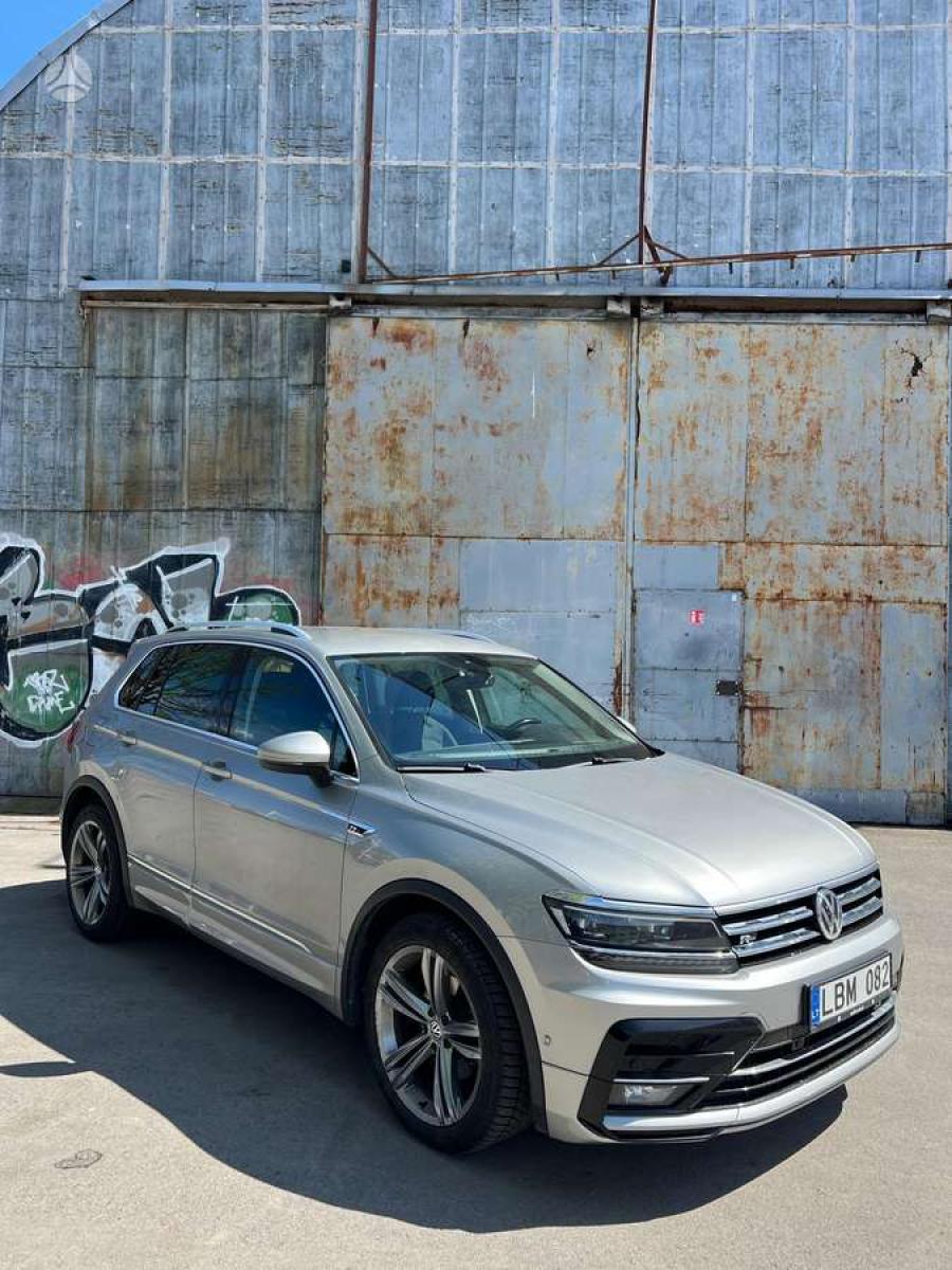 Grey Volkswagen Tiguan 2019 in Klaipeda, with an engine capacity of 1.97 L and mileage of 160 thousand km for 18900 €, photo 15 on AUTOMOTO.COM.LV