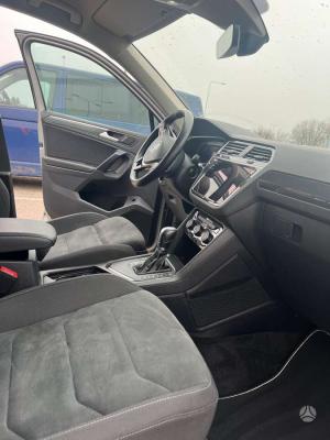 Grey Volkswagen Tiguan 2019 in Klaipeda, with an engine capacity of 1.97 L and mileage of 160 thousand km for 18900 €, photo 16 on AUTOMOTO.COM.LV