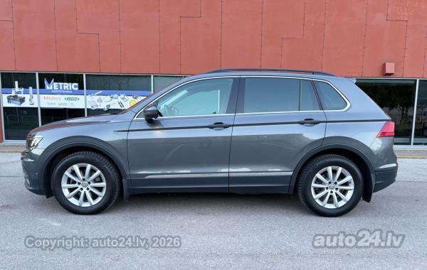 Grey Volkswagen Tiguan 2019 in Tallinn, with an engine capacity of 1.50 L and mileage of 121 thousand km for 17900 €, photo 3 on AUTOMOTO.COM.LV