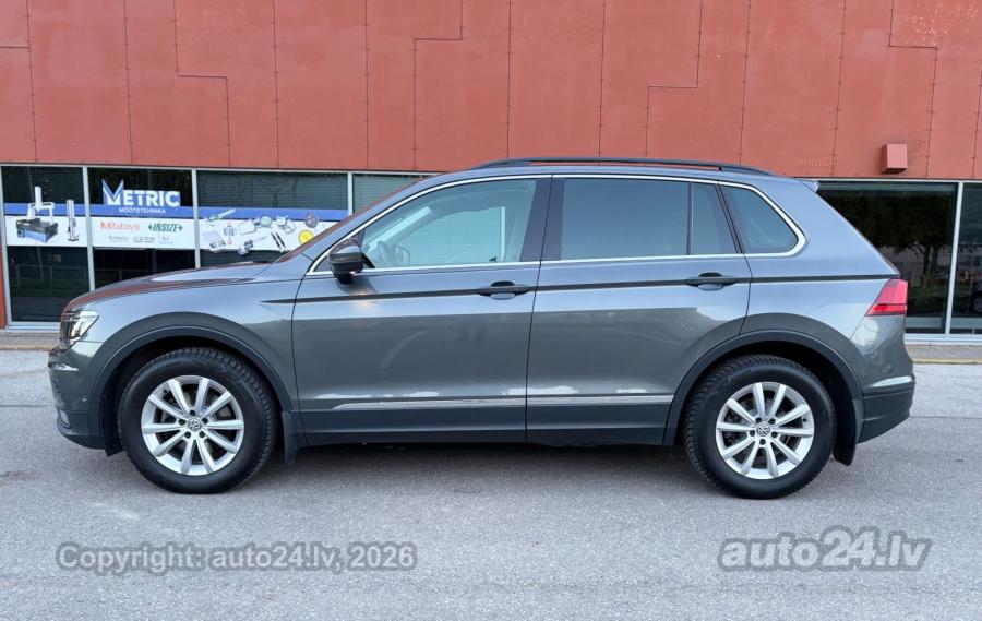 Grey Volkswagen Tiguan 2019 in Tallinn, with an engine capacity of 1.50 L and mileage of 121 thousand km for 17900 €, photo 3 on AUTOMOTO.COM.LV