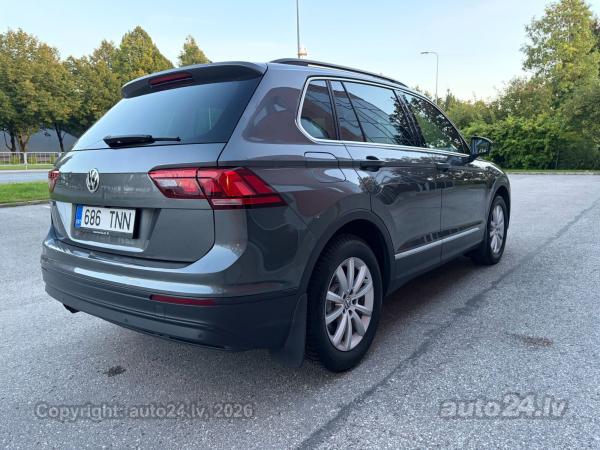 Grey Volkswagen Tiguan 2019 in Tallinn, with an engine capacity of 1.50 L and mileage of 121 thousand km for 17900 €, photo 4 on AUTOMOTO.COM.LV