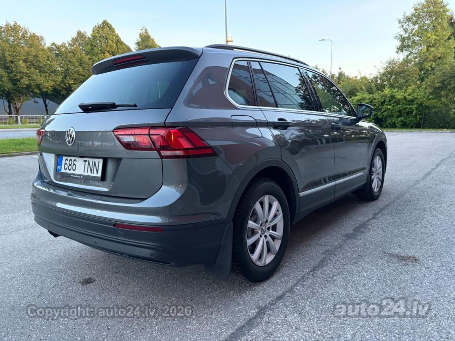 Grey Volkswagen Tiguan 2019 in Tallinn, with an engine capacity of 1.50 L and mileage of 121 thousand km for 17900 €, photo 4 on AUTOMOTO.COM.LV