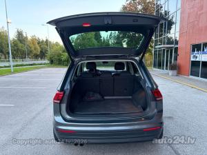 Grey Volkswagen Tiguan 2019 in Tallinn, with an engine capacity of 1.50 L and mileage of 121 thousand km for 17900 €, photo 9 on AUTOMOTO.COM.LV