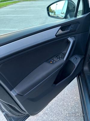 Grey Volkswagen Tiguan 2019 in Tallinn, with an engine capacity of 1.50 L and mileage of 121 thousand km for 17900 €, photo 11 on AUTOMOTO.COM.LV
