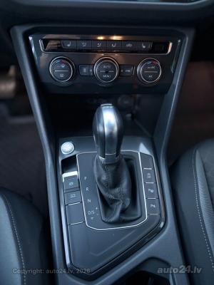 Grey Volkswagen Tiguan 2019 in Tallinn, with an engine capacity of 1.50 L and mileage of 121 thousand km for 17900 €, photo 12 on AUTOMOTO.COM.LV