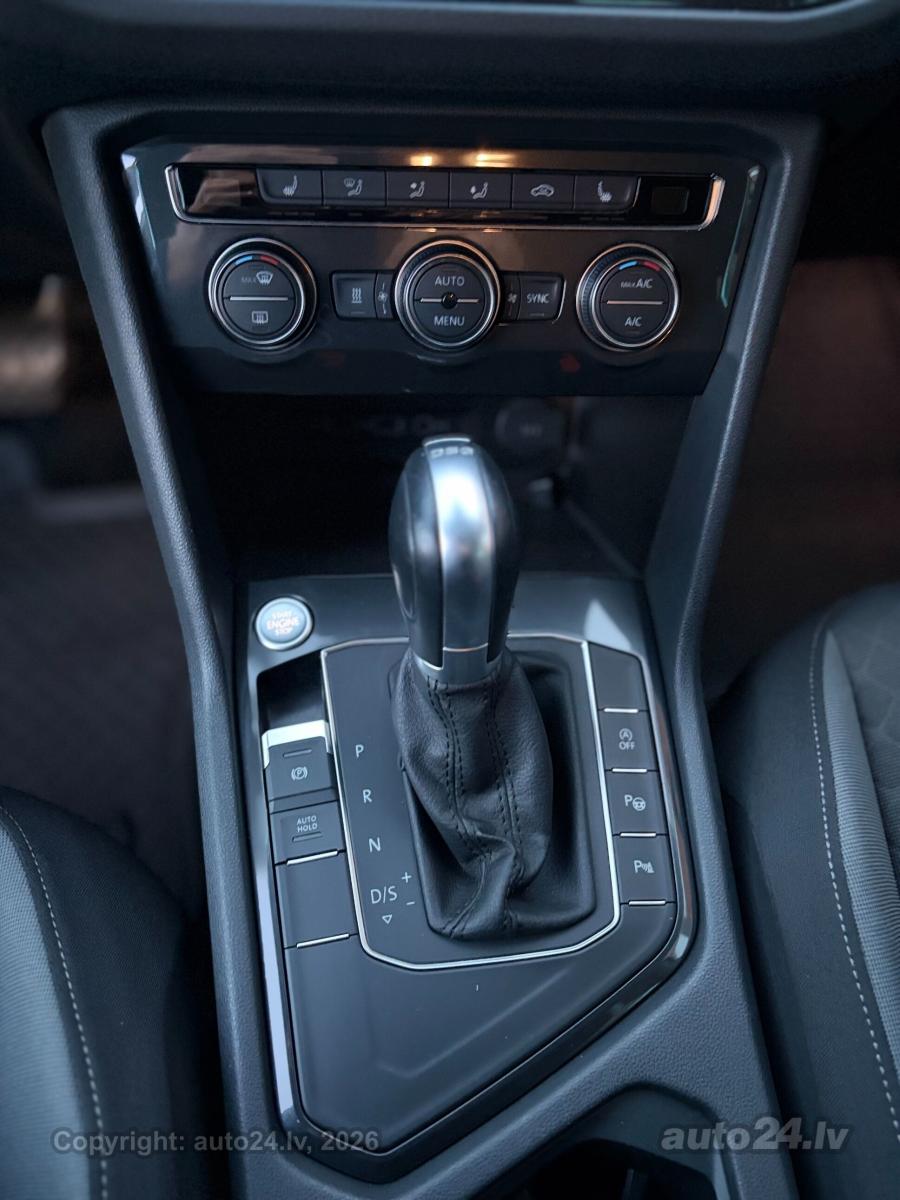 Grey Volkswagen Tiguan 2019 in Tallinn, with an engine capacity of 1.50 L and mileage of 121 thousand km for 17900 €, photo 12 on AUTOMOTO.COM.LV