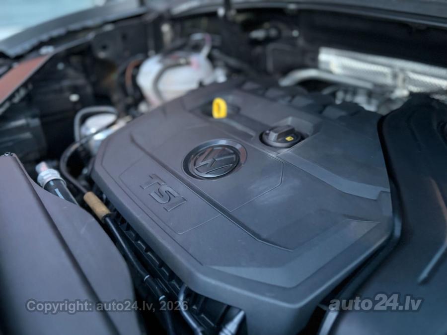 Grey Volkswagen Tiguan 2019 in Tallinn, with an engine capacity of 1.50 L and mileage of 121 thousand km for 17900 €, photo 19 on AUTOMOTO.COM.LV