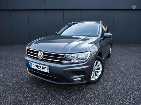 Grey Volkswagen Tiguan 2019 in Kaunas, with an engine capacity of 1.97 L and mileage of 201 thousand km for 15700 €, photo 3 on AUTOMOTO.COM.LV