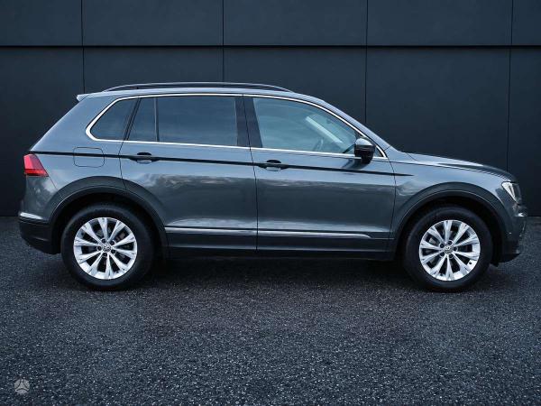 Grey Volkswagen Tiguan 2019 in Kaunas, with an engine capacity of 1.97 L and mileage of 201 thousand km for 15700 €, photo 8 on AUTOMOTO.COM.LV