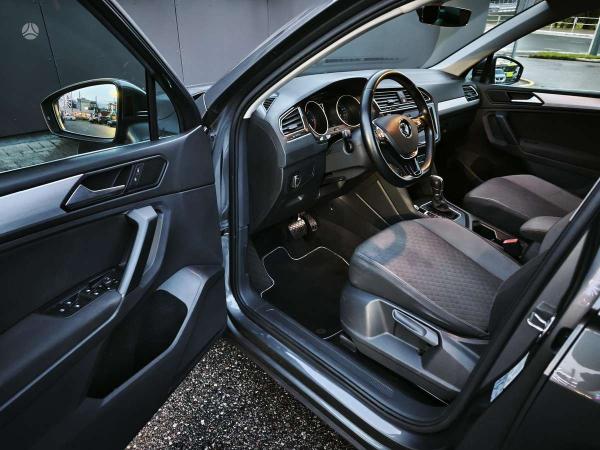 Grey Volkswagen Tiguan 2019 in Kaunas, with an engine capacity of 1.97 L and mileage of 201 thousand km for 15700 €, photo 10 on AUTOMOTO.COM.LV