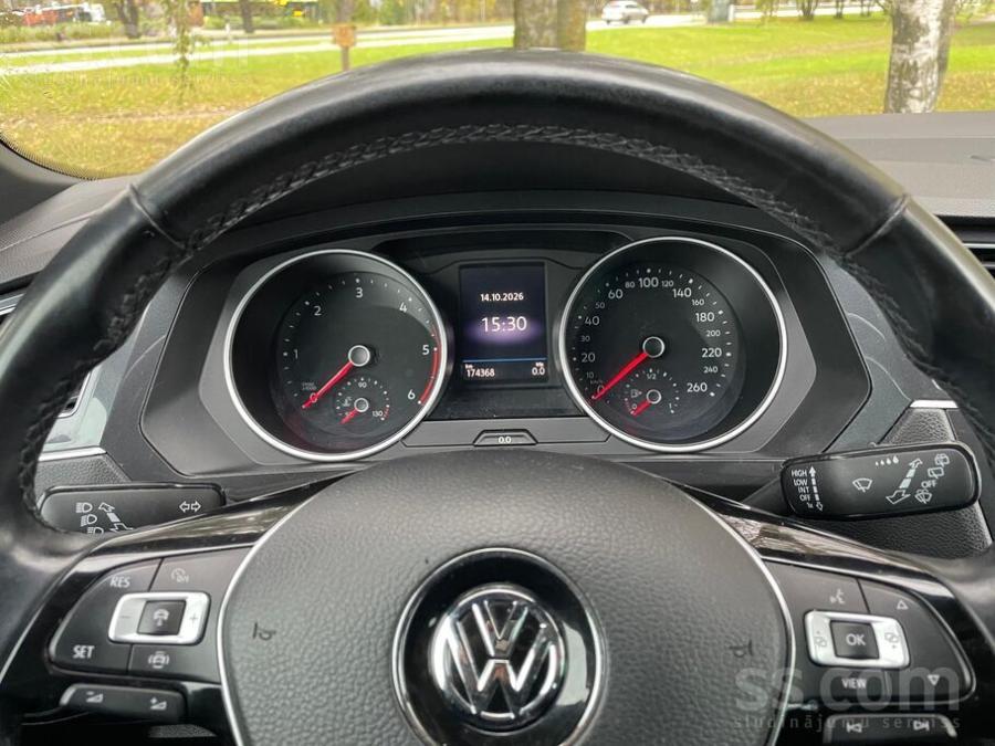 Grey Volkswagen Tiguan 2019 in Riga, with an engine capacity of 2.00 L and mileage of 174 thousand km for 12990 €, photo 5 on AUTOMOTO.COM.LV