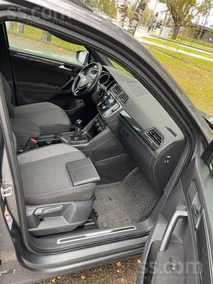Grey Volkswagen Tiguan 2019 in Riga, with an engine capacity of 2.00 L and mileage of 174 thousand km for 12990 €, photo 11 on AUTOMOTO.COM.LV