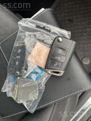Grey Volkswagen Tiguan 2019 in Riga, with an engine capacity of 2.00 L and mileage of 174 thousand km for 12990 €, photo 16 on AUTOMOTO.COM.LV