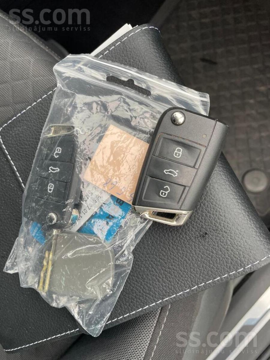 Grey Volkswagen Tiguan 2019 in Riga, with an engine capacity of 2.00 L and mileage of 174 thousand km for 12990 €, photo 16 on AUTOMOTO.COM.LV