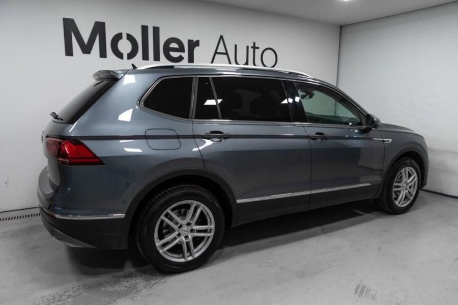 Pelēks Volkswagen Tiguan 2019 Viļņa, ar dzinēja tilpumu 2.00 L un nobraukumu 258 tūkst. km par 15950 €, foto 5 vietnē AUTOMOTO.COM.LV