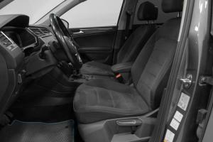 Pelēks Volkswagen Tiguan 2019 Viļņa, ar dzinēja tilpumu 2.00 L un nobraukumu 258 tūkst. km par 15950 €, foto 6 vietnē AUTOMOTO.COM.LV