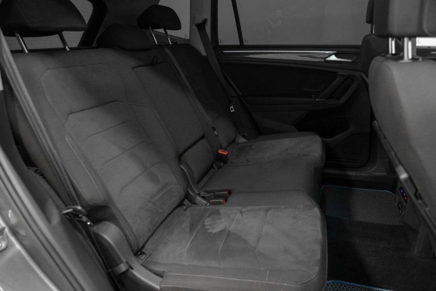 Pelēks Volkswagen Tiguan 2019 Viļņa, ar dzinēja tilpumu 2.00 L un nobraukumu 258 tūkst. km par 15950 €, foto 9 vietnē AUTOMOTO.COM.LV