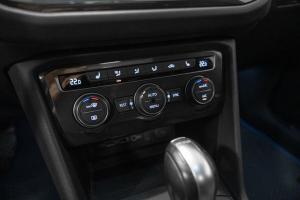 Pelēks Volkswagen Tiguan 2019 Viļņa, ar dzinēja tilpumu 2.00 L un nobraukumu 258 tūkst. km par 15950 €, foto 24 vietnē AUTOMOTO.COM.LV