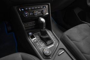 Pelēks Volkswagen Tiguan 2019 Viļņa, ar dzinēja tilpumu 2.00 L un nobraukumu 258 tūkst. km par 15950 €, foto 25 vietnē AUTOMOTO.COM.LV