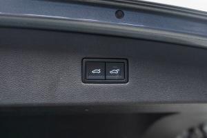Pelēks Volkswagen Tiguan 2019 Viļņa, ar dzinēja tilpumu 2.00 L un nobraukumu 258 tūkst. km par 15950 €, foto 28 vietnē AUTOMOTO.COM.LV
