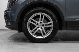 Pelēks Volkswagen Tiguan 2019 Viļņa, ar dzinēja tilpumu 2.00 L un nobraukumu 258 tūkst. km par 15950 €, foto 31 vietnē AUTOMOTO.COM.LV