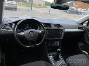 Pelēks Volkswagen Tiguan 2020 Rīga, ar dzinēja tilpumu 2.00 L un nobraukumu 0 tūkst. km par 25900 €, foto 9 vietnē AUTOMOTO.COM.LV
