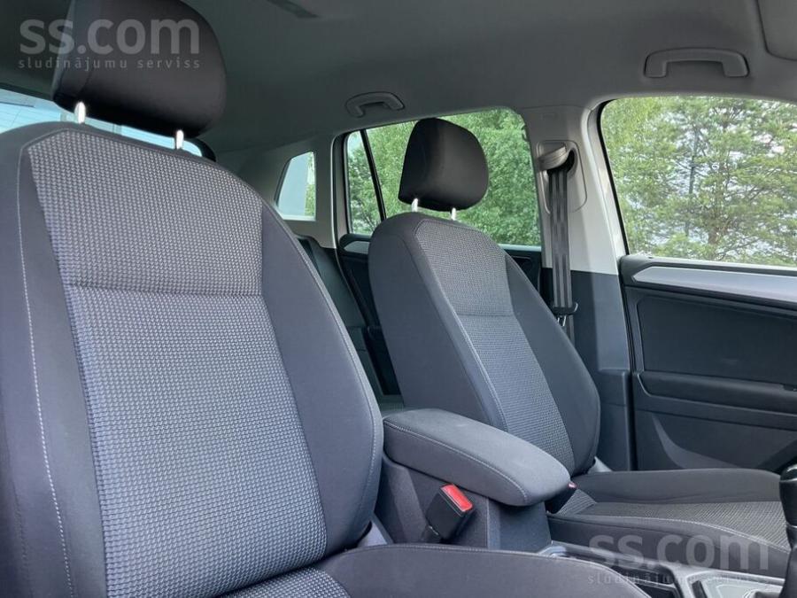 Pelēks Volkswagen Tiguan 2020 Rīga, ar dzinēja tilpumu 2.00 L un nobraukumu 0 tūkst. km par 25900 €, foto 17 vietnē AUTOMOTO.COM.LV