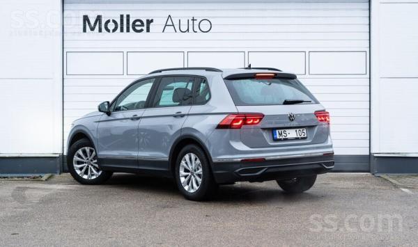 Grey Volkswagen Tiguan 2020 in Riga, with an engine capacity of 1.50 L and mileage of 45 thousand km for 24500 €, photo 4 on AUTOMOTO.COM.LV