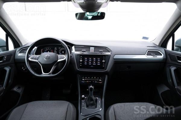 Pelēks Volkswagen Tiguan 2020 Rīga, ar dzinēja tilpumu 1.50 L un nobraukumu 45 tūkst. km par 22700 €, foto 9 vietnē AUTOMOTO.COM.LV