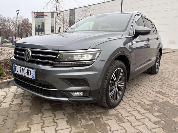Grey Volkswagen Tiguan 2020 in Kaunas, with an engine capacity of 1.97 L and mileage of 220 thousand km for 17500 €, photo 1 on AUTOMOTO.COM.LV