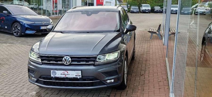Grey Volkswagen Tiguan 2020 in Kaunas, with an engine capacity of 2.00 L and mileage of 72 thousand km for 32679 €, photo 2 on AUTOMOTO.COM.LV