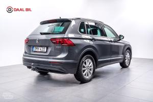 Grey Volkswagen Tiguan 2020 in Kaunas, with an engine capacity of 0.00 L and mileage of 51 thousand km for 28796 €, photo 5 on AUTOMOTO.COM.LV