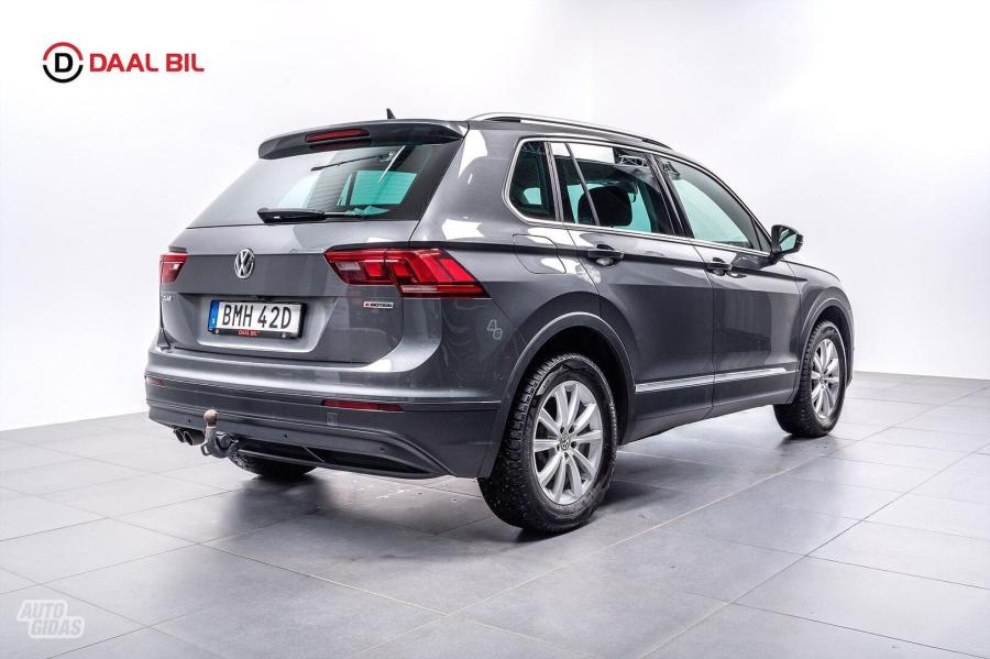 Grey Volkswagen Tiguan 2020 in Kaunas, with an engine capacity of 0.00 L and mileage of 51 thousand km for 28796 €, photo 5 on AUTOMOTO.COM.LV