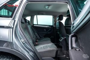Grey Volkswagen Tiguan 2020 in Kaunas, with an engine capacity of 0.00 L and mileage of 51 thousand km for 28796 €, photo 21 on AUTOMOTO.COM.LV