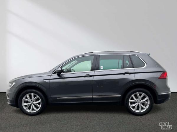 Grey Volkswagen Tiguan 2020 in Kaunas, with an engine capacity of 2.00 L and mileage of 50 thousand km for 30516 €, photo 2 on AUTOMOTO.COM.LV