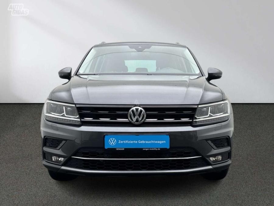 Grey Volkswagen Tiguan 2020 in Kaunas, with an engine capacity of 2.00 L and mileage of 50 thousand km for 30516 €, photo 4 on AUTOMOTO.COM.LV
