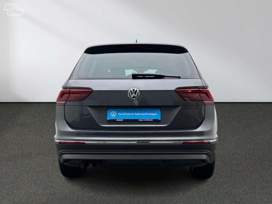 Grey Volkswagen Tiguan 2020 in Kaunas, with an engine capacity of 2.00 L and mileage of 50 thousand km for 30516 €, photo 5 on AUTOMOTO.COM.LV