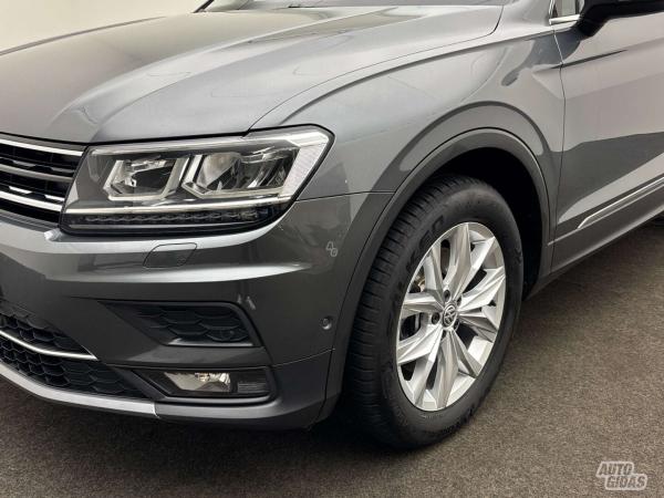Grey Volkswagen Tiguan 2020 in Kaunas, with an engine capacity of 2.00 L and mileage of 50 thousand km for 30516 €, photo 6 on AUTOMOTO.COM.LV