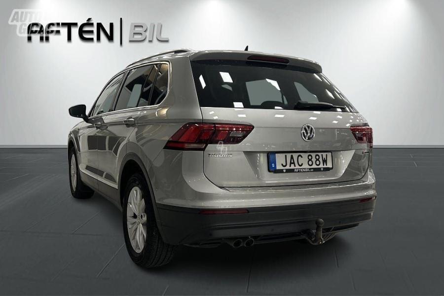 Grey Volkswagen Tiguan 2020 in Kaunas, with an engine capacity of 0.00 L and mileage of 75 thousand km for 27828 €, photo 8 on AUTOMOTO.COM.LV