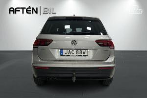 Grey Volkswagen Tiguan 2020 in Kaunas, with an engine capacity of 0.00 L and mileage of 75 thousand km for 27828 €, photo 9 on AUTOMOTO.COM.LV