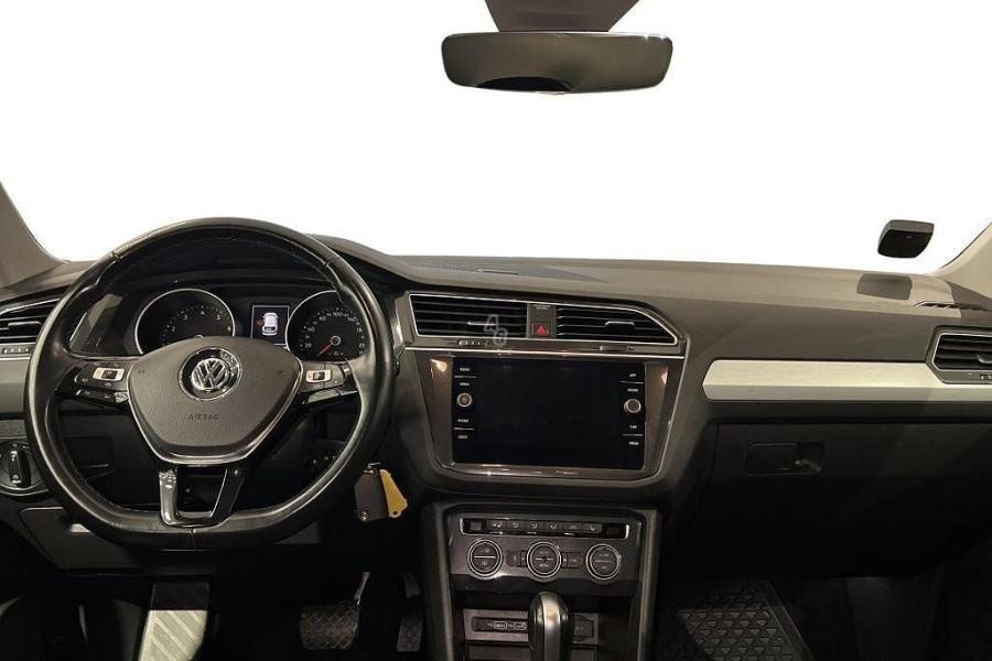 Grey Volkswagen Tiguan 2020 in Kaunas, with an engine capacity of 0.00 L and mileage of 75 thousand km for 27828 €, photo 11 on AUTOMOTO.COM.LV