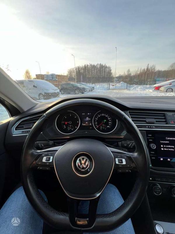 Grey Volkswagen Tiguan 2020 in Vilnius, with an engine capacity of 1.97 L and mileage of 113 thousand km for 19899 €, photo 10 on AUTOMOTO.COM.LV