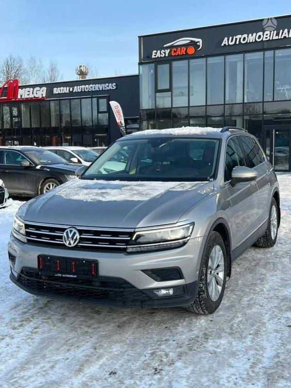 Grey Volkswagen Tiguan 2020 in Vilnius, with an engine capacity of 1.97 L and mileage of 113 thousand km for 19899 €, photo 2 on AUTOMOTO.COM.LV