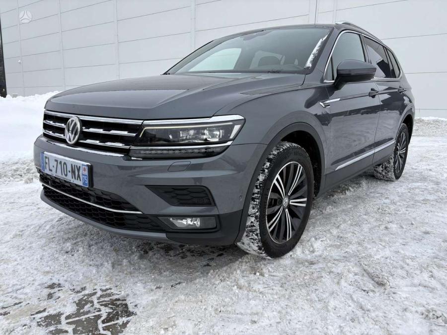 Pelēks Volkswagen Tiguan 2020 Kauņa, ar dzinēja tilpumu 1.97 L un nobraukumu 220 tūkst. km par 17500 €, foto 1 vietnē AUTOMOTO.COM.LV