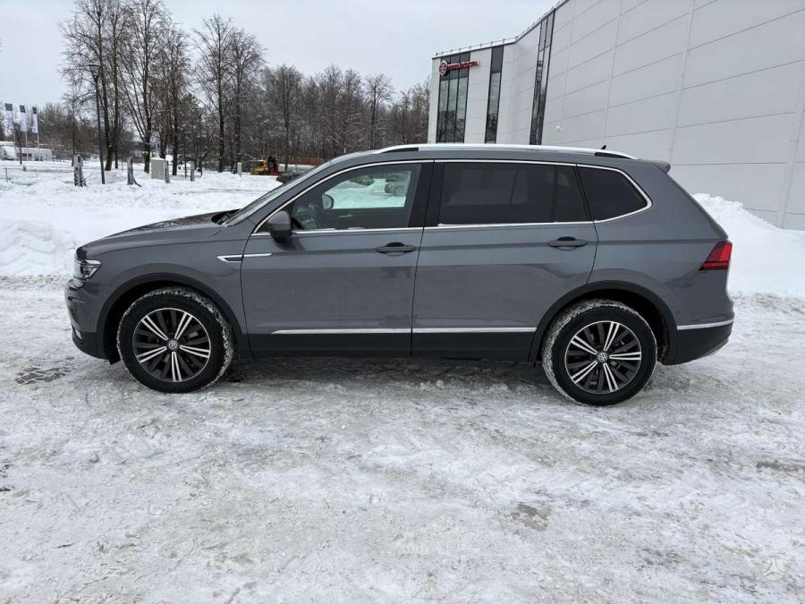 Pelēks Volkswagen Tiguan 2020 Kauņa, ar dzinēja tilpumu 1.97 L un nobraukumu 220 tūkst. km par 17500 €, foto 3 vietnē AUTOMOTO.COM.LV